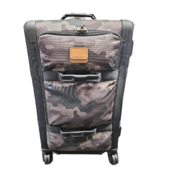 Tumi | Bags | Tumi 11784 Lyndon Blackcamo Design With Gunmetal Hardware ...